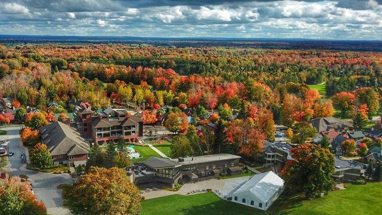 The 11 Best Places to Enjoy Fall Colors in Michigan 2026 - Veggies Abroad