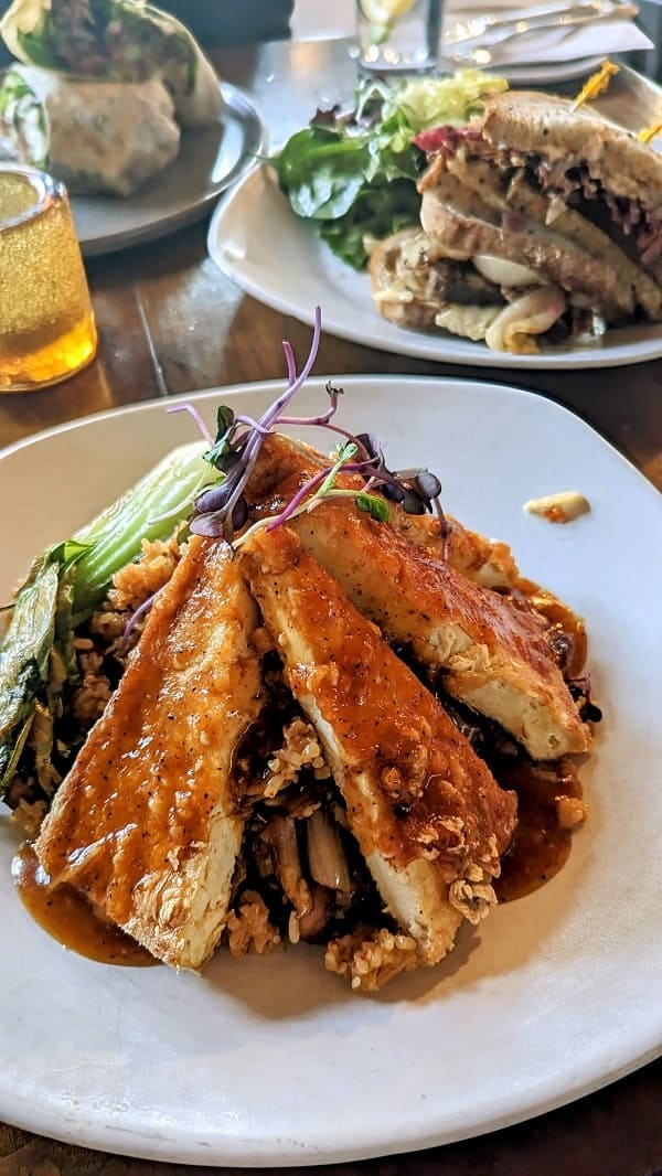 10 Seattle Vegan Restaurants to Visit in 2025 From a Local - Veggies Abroad