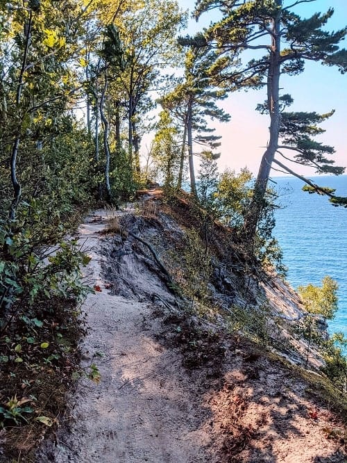 8 Epic Things To Do in Pictured Rocks 2023 - Veggies Abroad